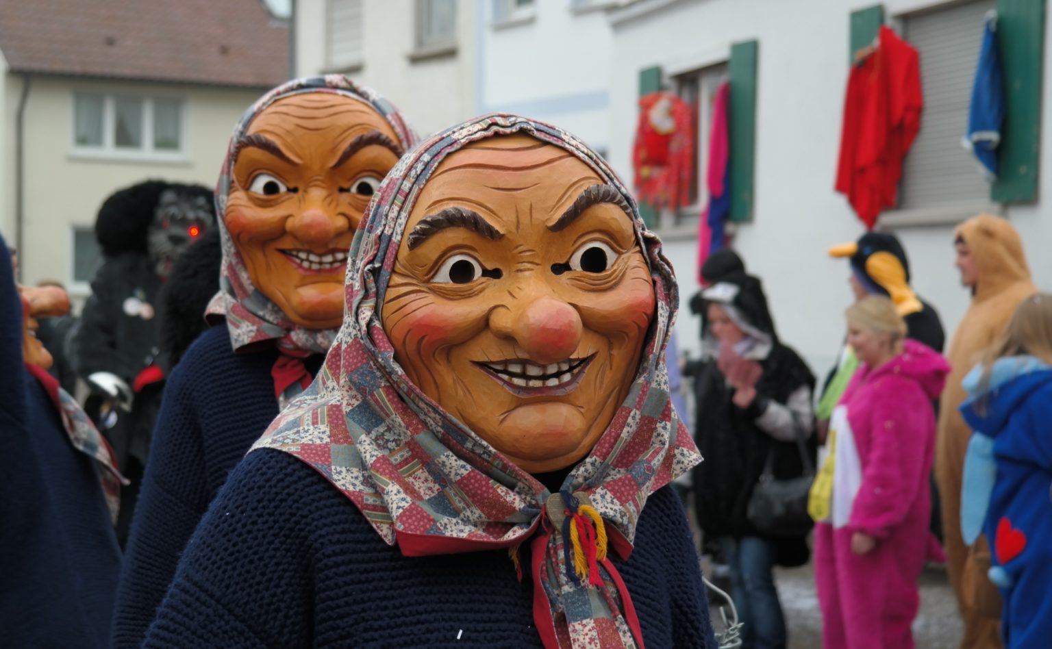 Rudelsingen statt Rudelbumsen - Weiberfastnacht einmal anders ...